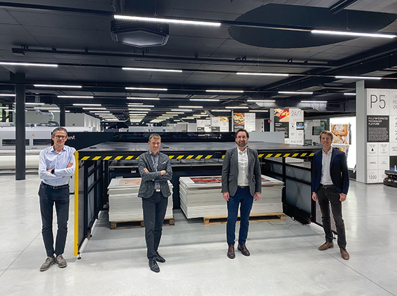 Durst: here is the new P5 350 HS, also for the world of cardboard, the ...